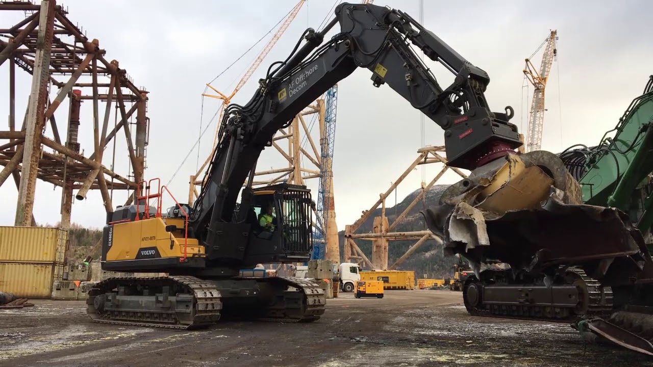 AF Offshore Decom oil rig decommissioning & recycling - YouTube