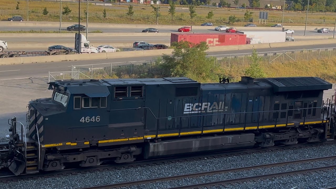 BC Rail Blueberry sighting on CN 401 - YouTube