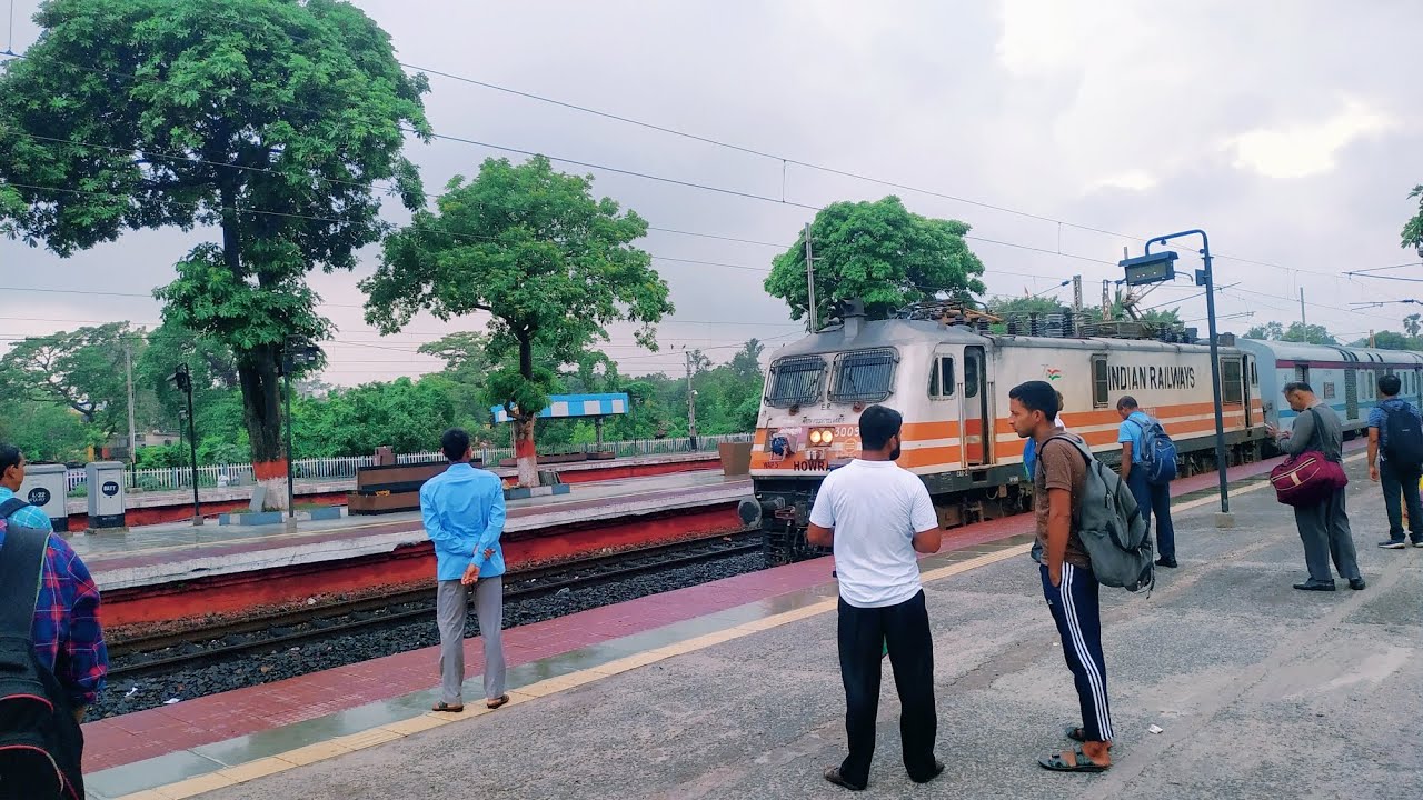 12341(Agnibeena SF Express) at its Maximum 🔥speed passing through KHANA ...