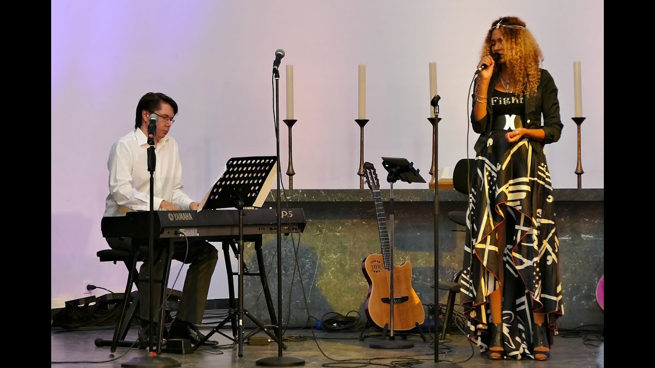 BB Thomaz & Martin Drazek/Piano - HIS EYES IS ON THE SPARROW - YouTube