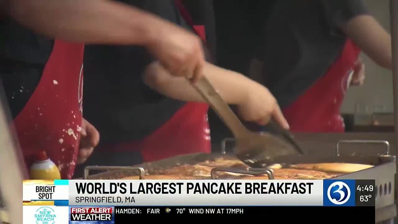 BRIGHT SPOT: World's largest pancake breakfast - YouTube