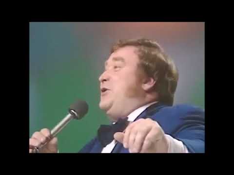 Bernard Manning The Comedians Series 4 - YouTube