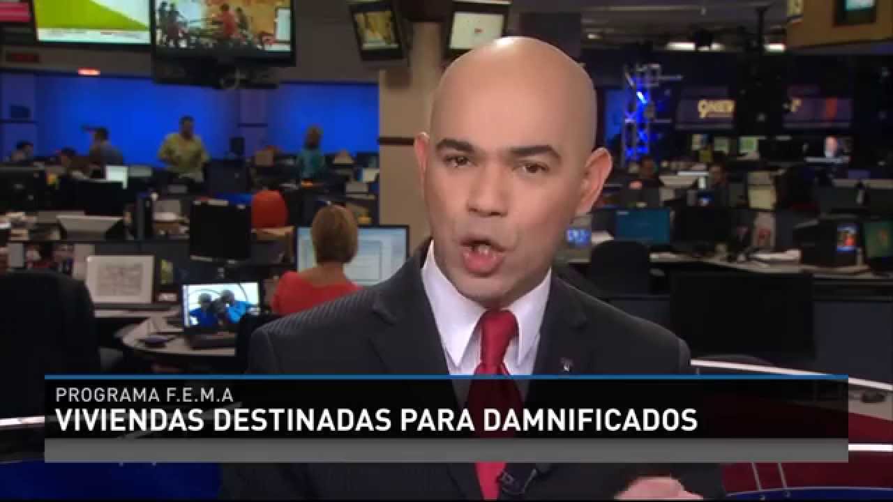 JAVIER CASTRO NEWS ANCHOR WEATHER AND TRAFFIC 2014 AGOSTO - YouTube