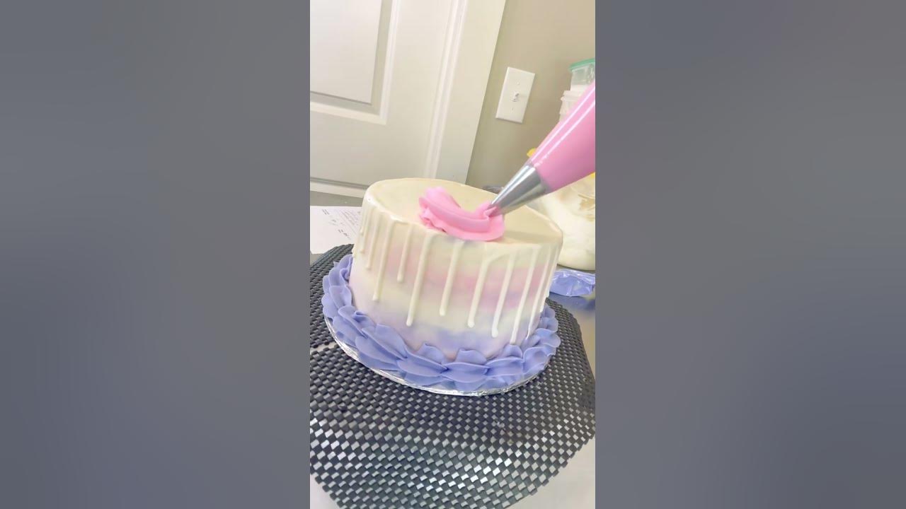 Simple Large Buttercream Border - YouTube