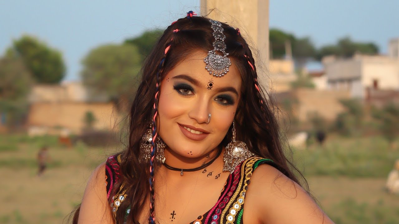Navratri Makeup Look For Garba | Makeup Tutorial For Beginners ...