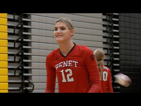 Lynney Tarnow comes up with the heads up play for Benet Volleyball ...