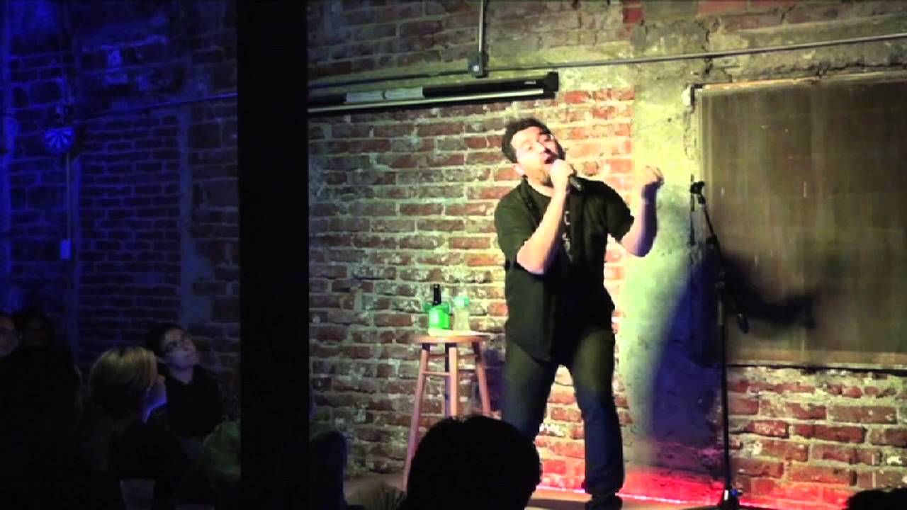 Martín León - Stand Up Comedy @ PG BBQ Mexico City - YouTube