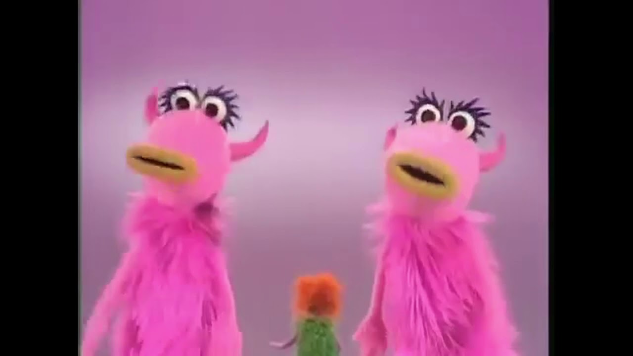 THE MUPPETS SING MANAMANAH - YouTube