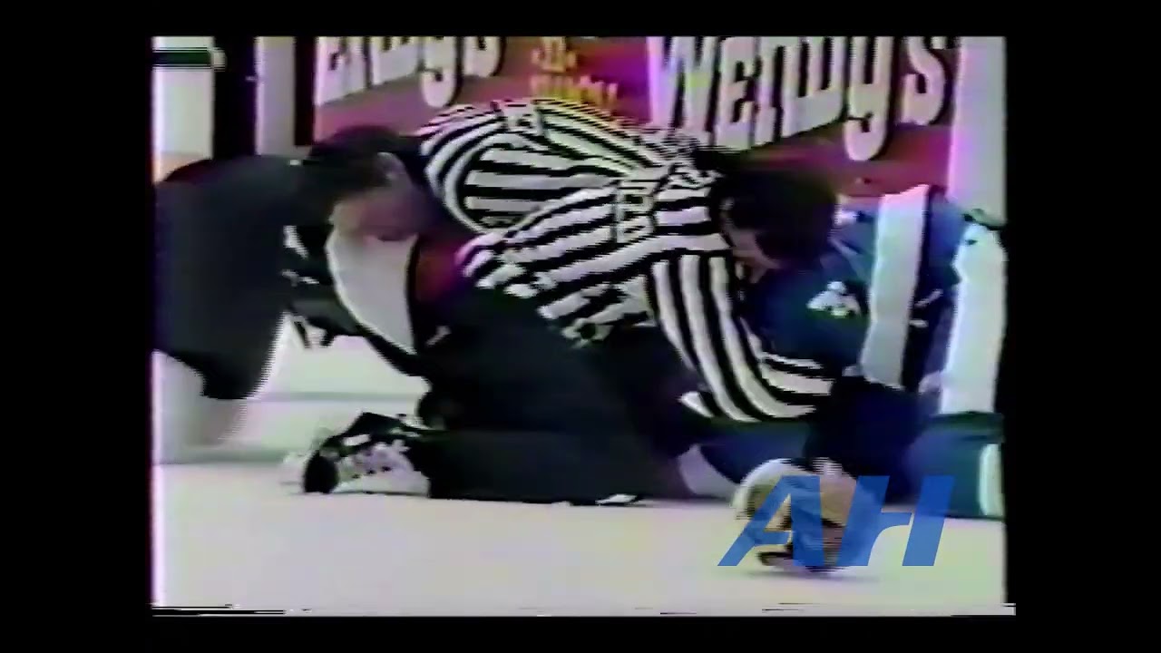 NHL Oct. 17, 1985 Dave Brown,PHI v Jimmy Mann,QUE Philadelphia Flyers ...