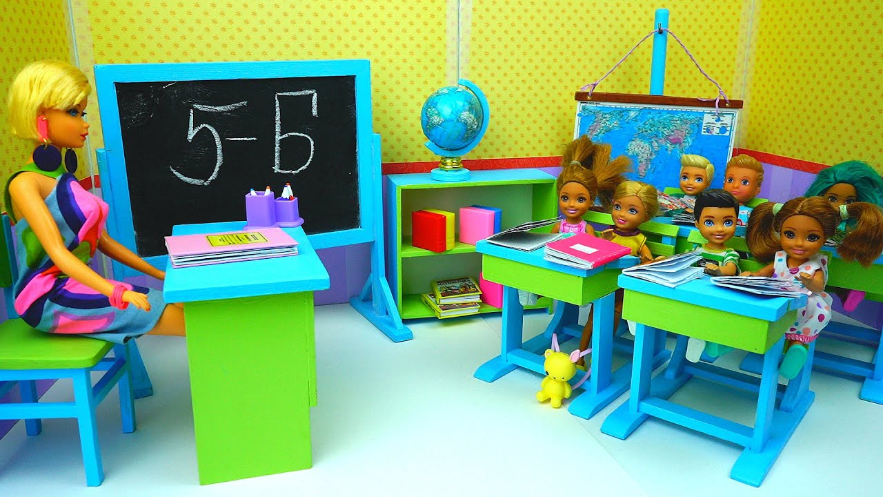 Barbie First Day at School - Life In School - YouTube