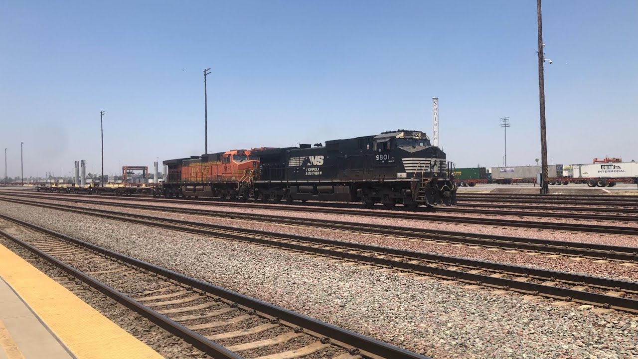 Norfolk Southern Dash 9 40CW 9801 and BNSF Dash 9 44CW 5126 pushing a ...