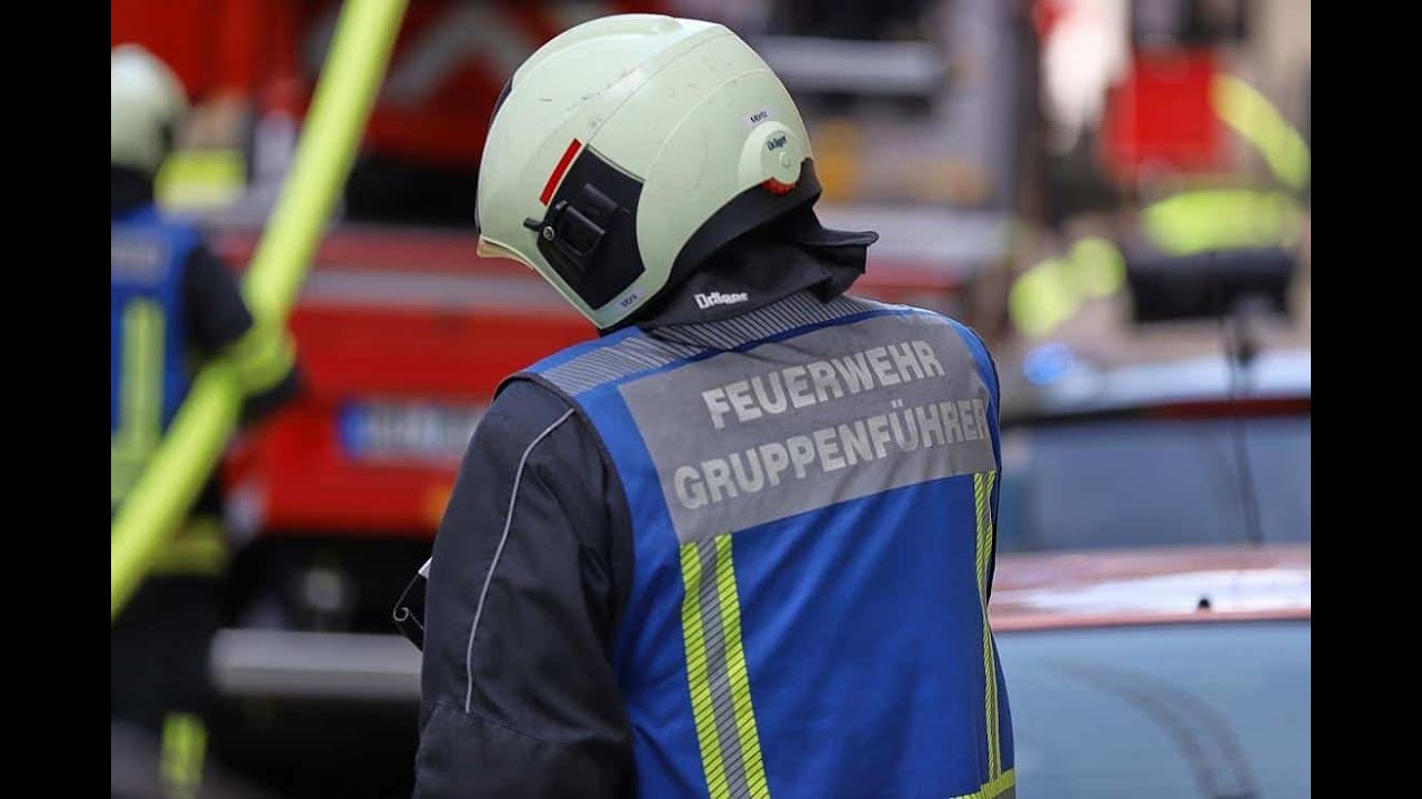 Auto in Bremen-Neustadt ausgebrannt - YouTube