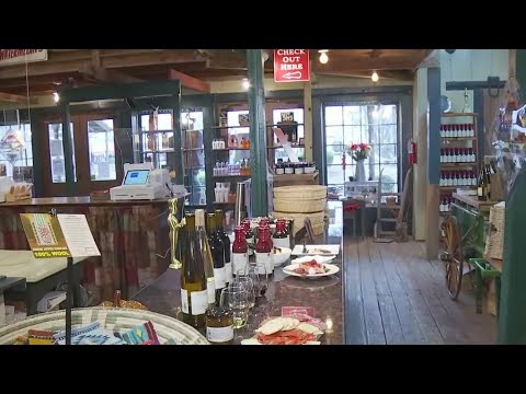 Das Peach Haus country store at Fischer & Wieser in Fredericksburg ...