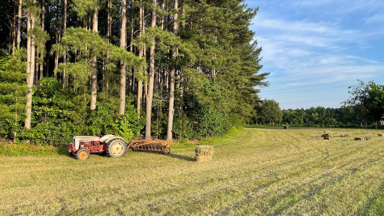 Baling hay! - YouTube