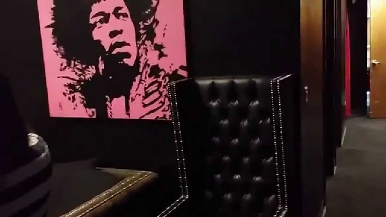 Peek Inside Of The Vip Room - YouTube