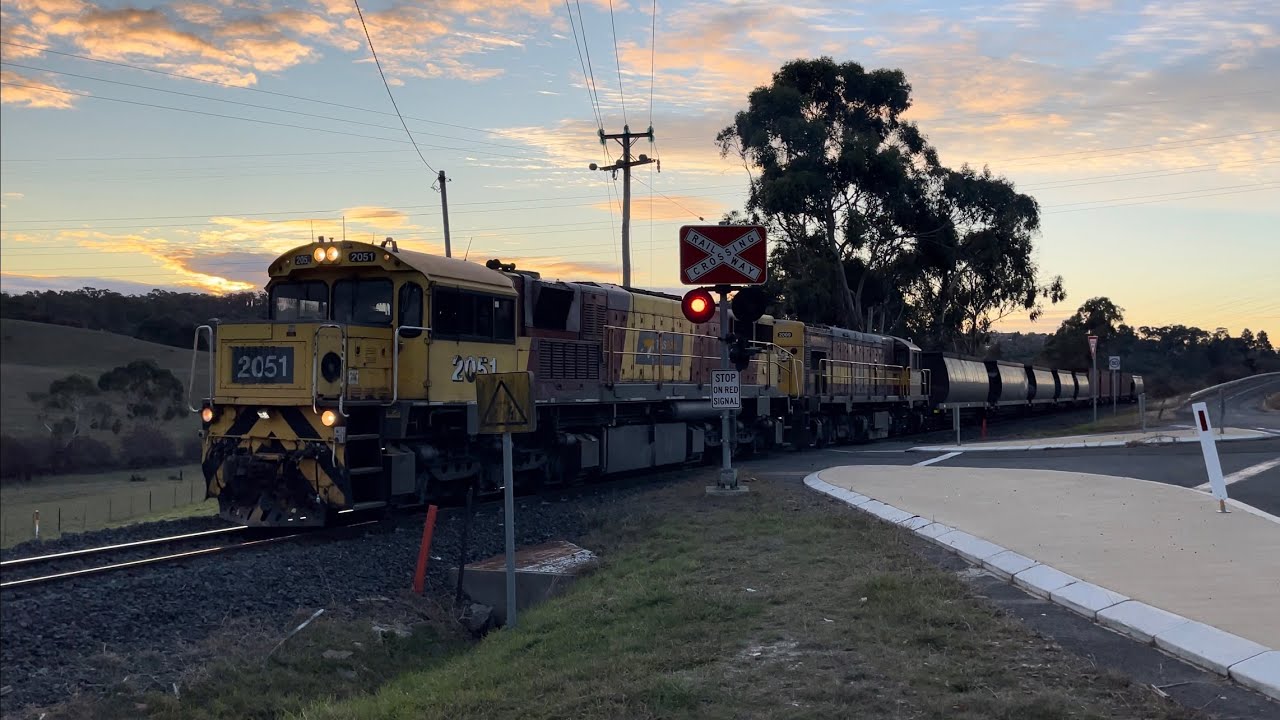 TasRail 2051 2009 #55 train crossing Opossum Road - YouTube