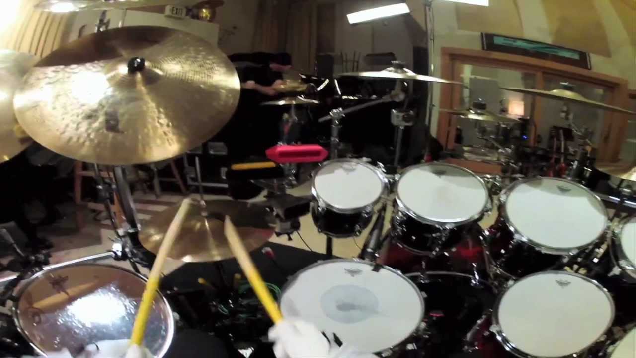 Carter Beauford (Dave Matthews Band) - Go Pro Drum Solo - YouTube