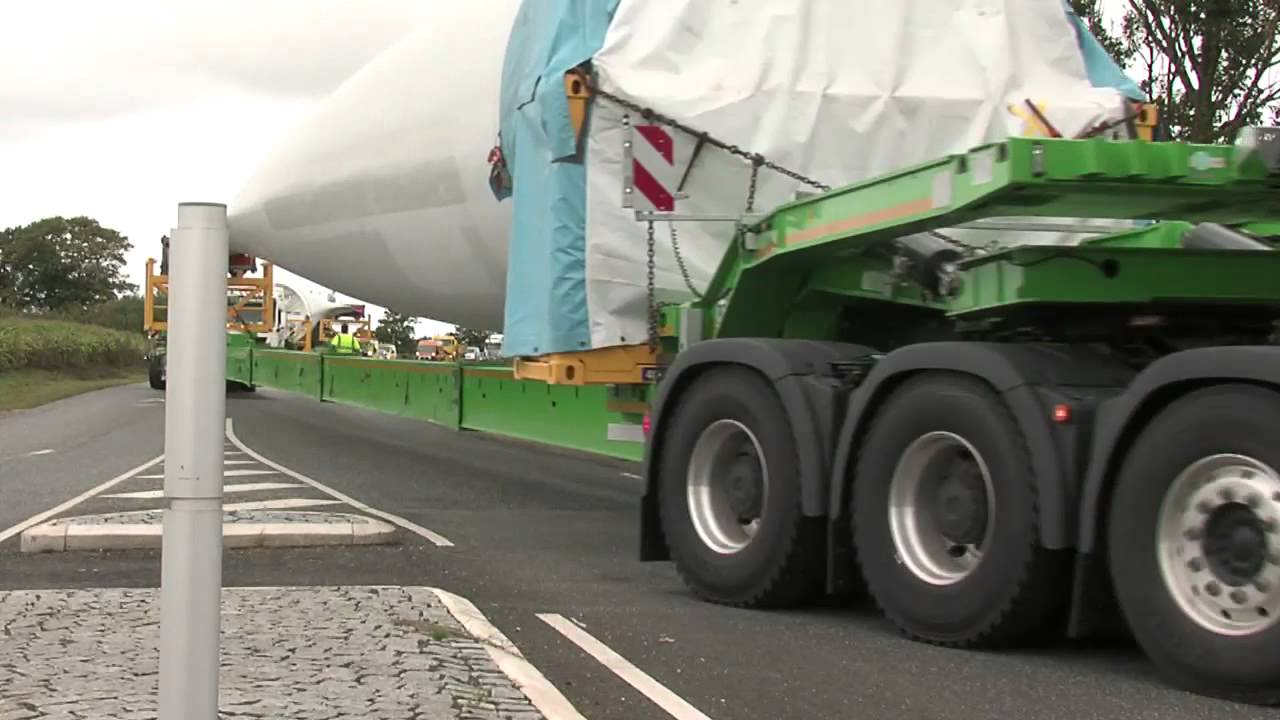 Nooteboom windmill transport by AM Kranwind - YouTube