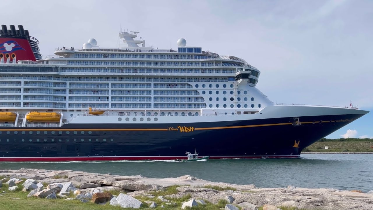 Disney Wish horns + Departure - YouTube