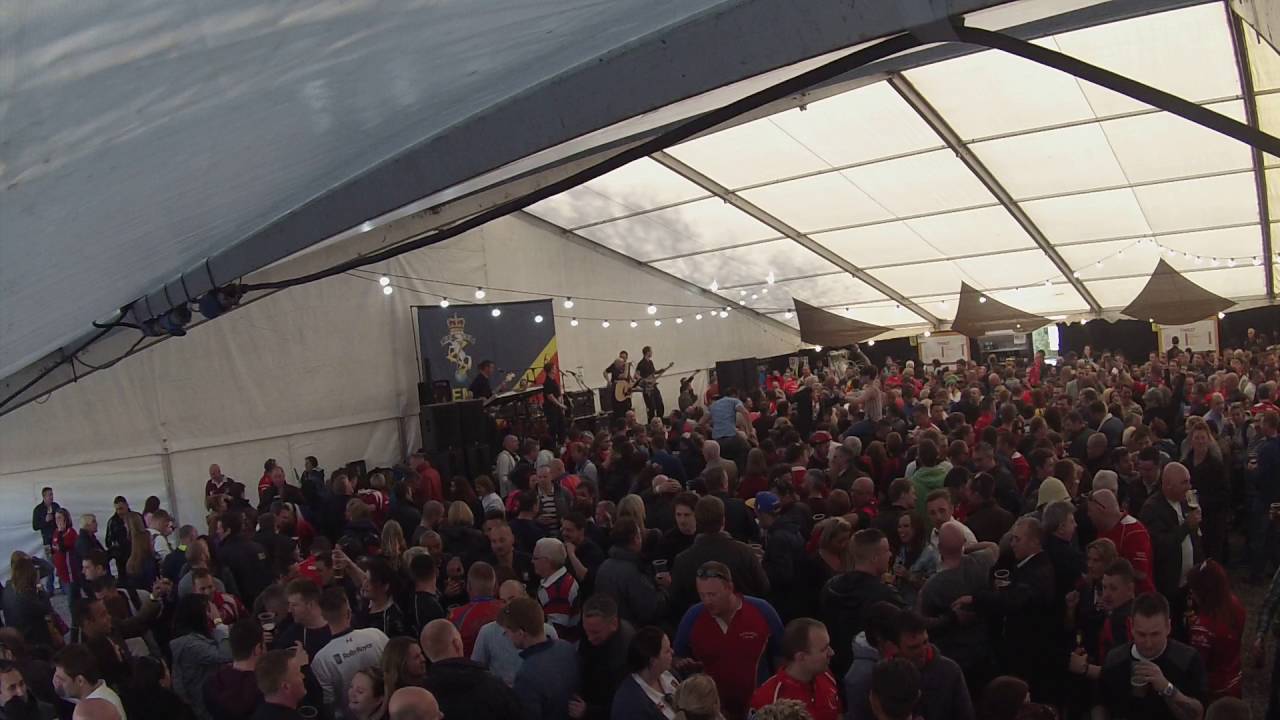 REME Band AvN 16 Shut up and dance - YouTube