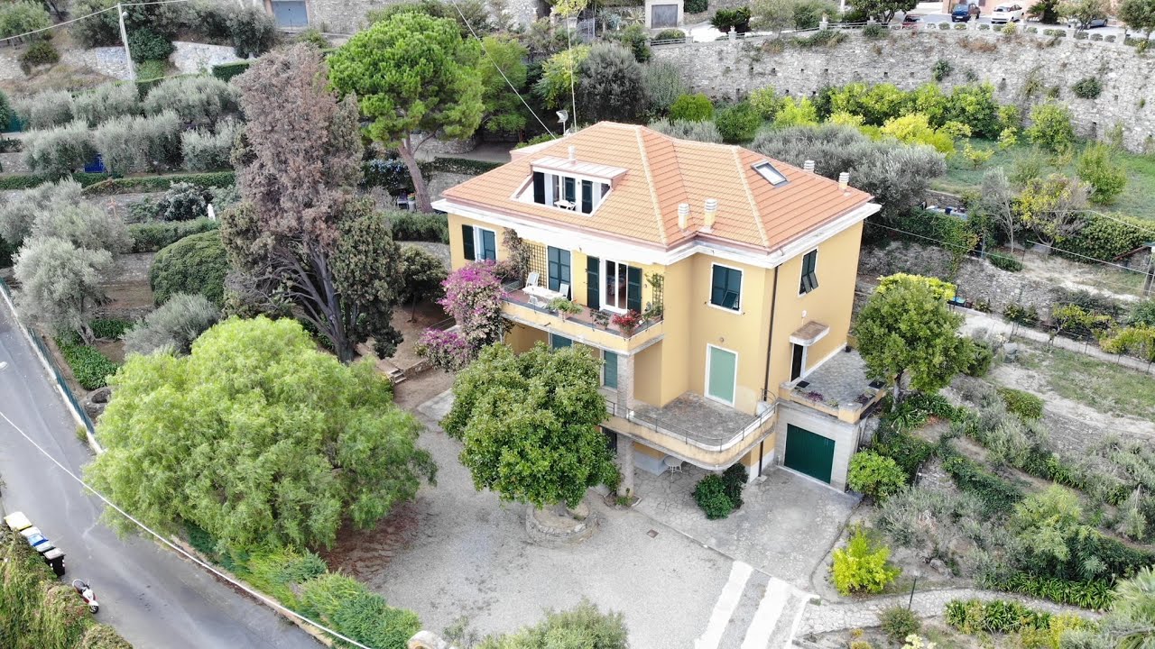 VENDESI Alassio, via del Cardellino n 64 - YouTube