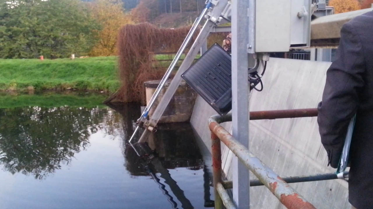 River cleaning system - Germany - 2015.10.26 17:20:42 - YouTube