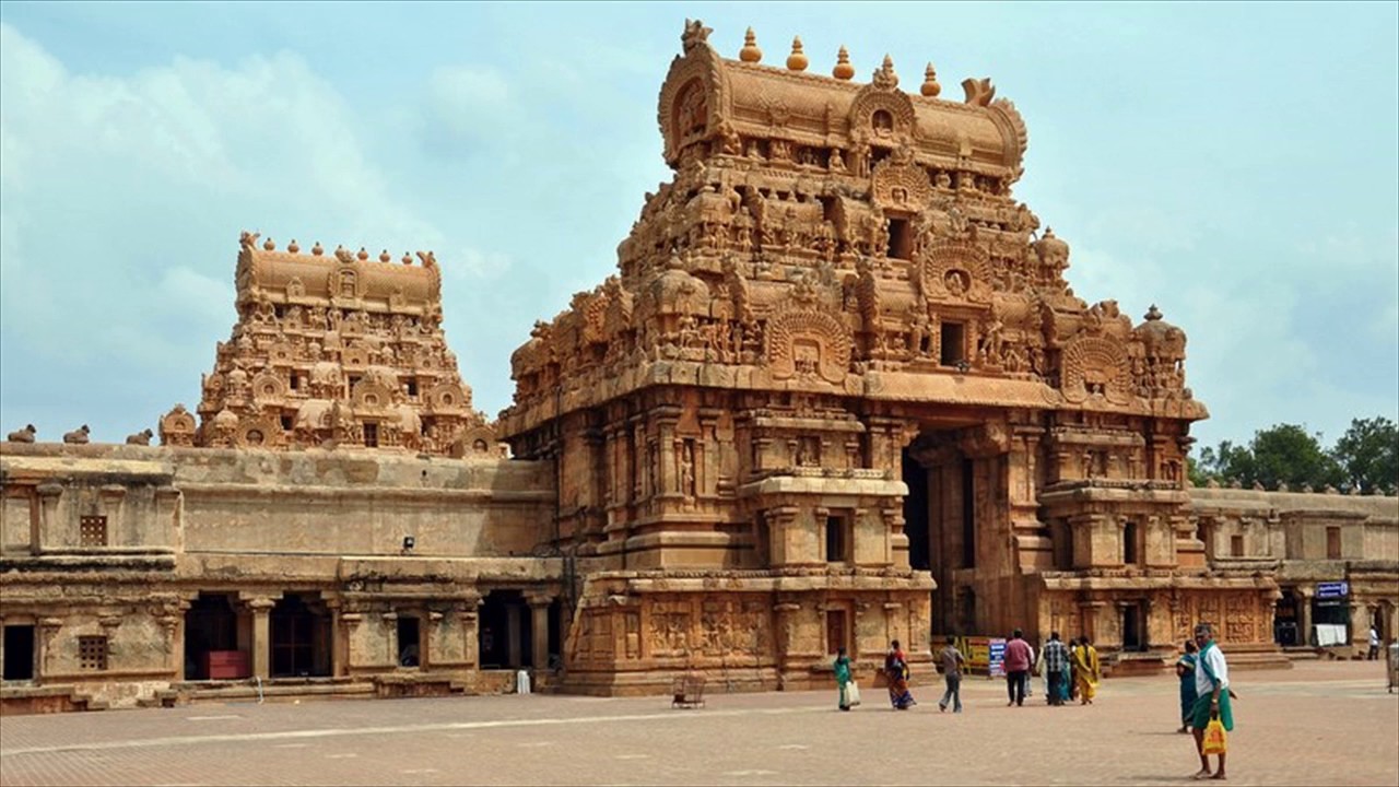 Brihadeshwara Temple, Tanjore, Tamil Nadu, India - YouTube