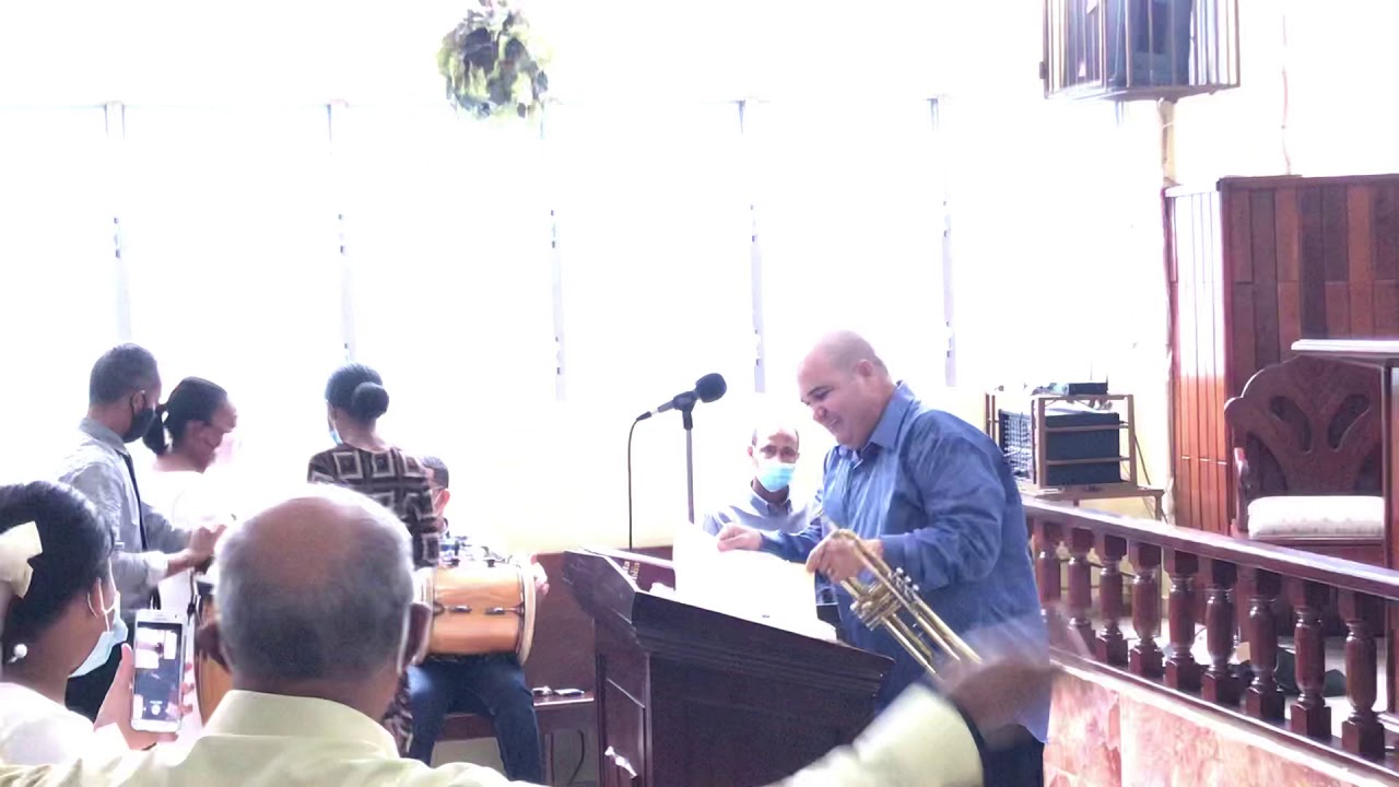 Alex Trompeta 🎺 coro de fuego 🔥 pentecostés - YouTube