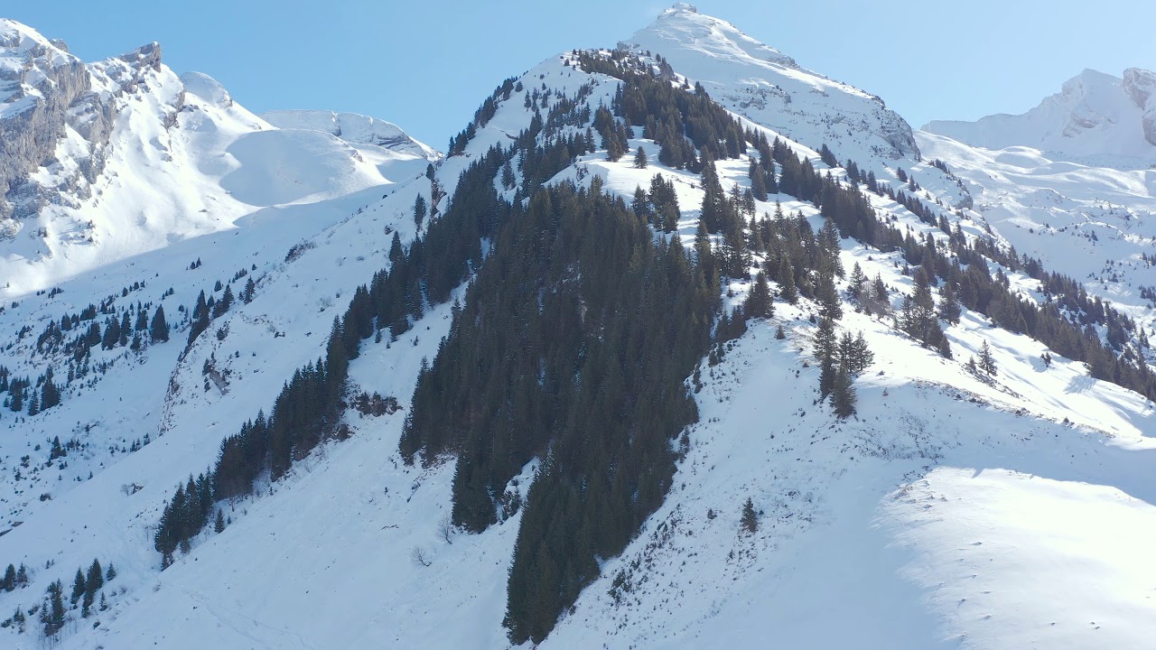 le massif des aravis vue de drone - YouTube