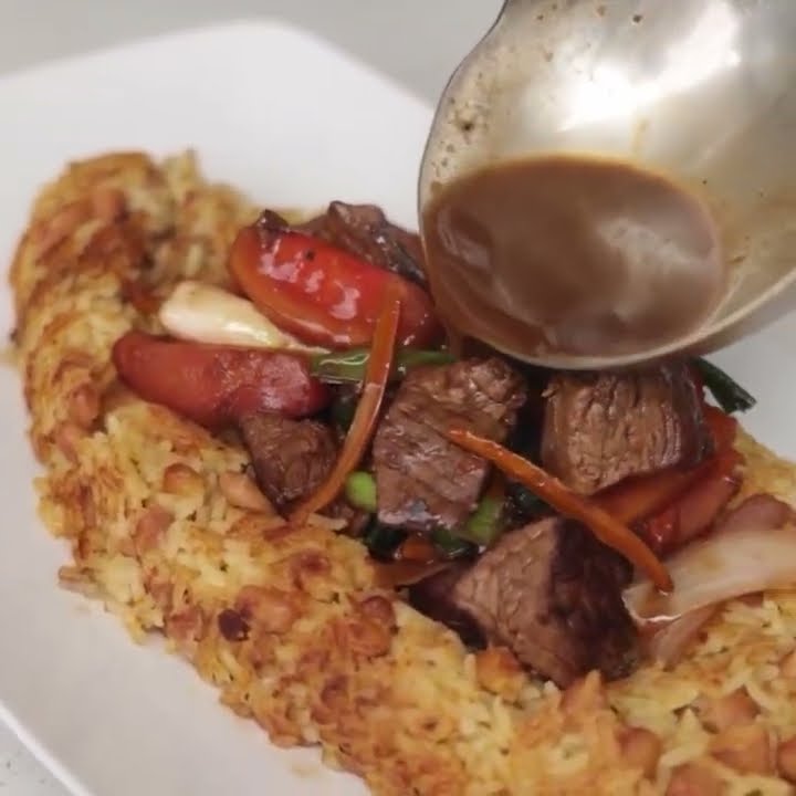 Cliente Eco Aroma del campo, presentando el delicioso plato de LOMO CON TACU TACU. - YouTube