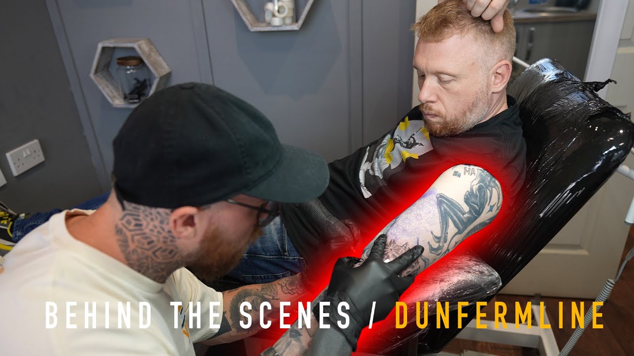 Paul Smith gets a new tattoo hours before his sold out show in Dunfermline! - YouTube