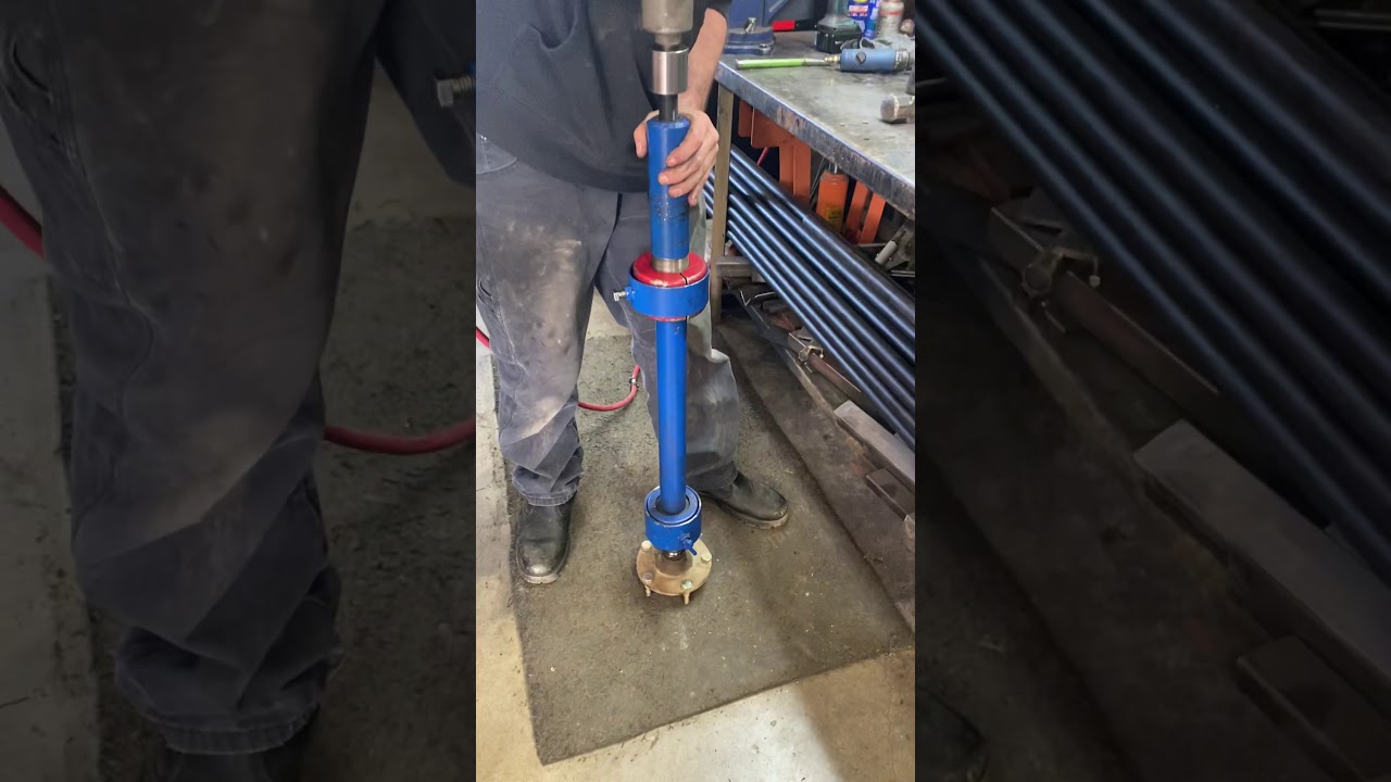 Wheel bearing puller demo - YouTube