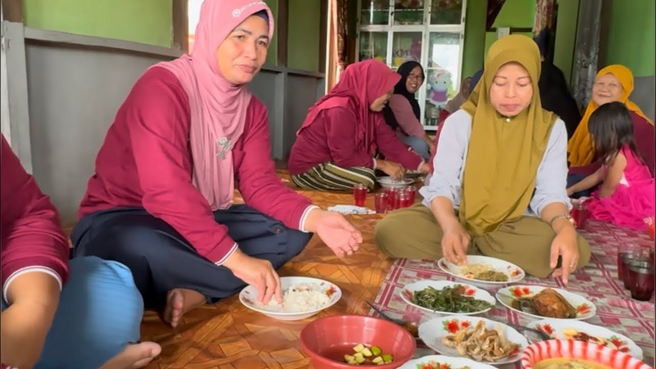 Tradisi Saprahan melayu sambas - YouTube