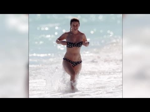 Men in Black III's Alice Eve Shows Off Her Bikini Body in Miami - Splash News | Splash News TV