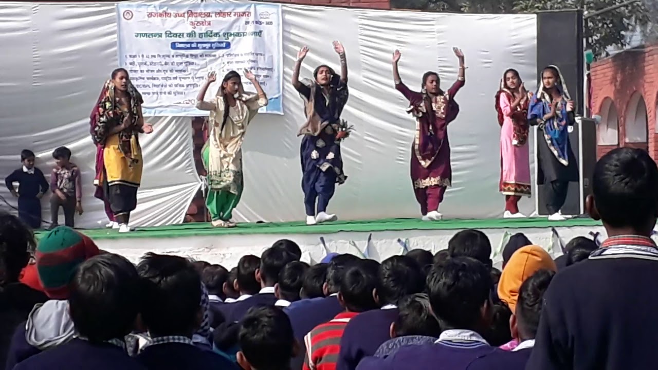 Beautiful dance by 8th class girls on 26th January - YouTube