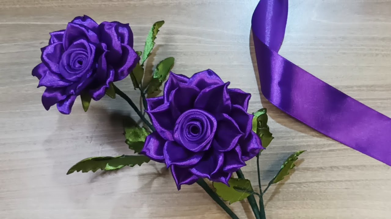 Keindahan dalam Lipatan: Kreasi Bunga Mawar Ungu dari Pita Satin - YouTube