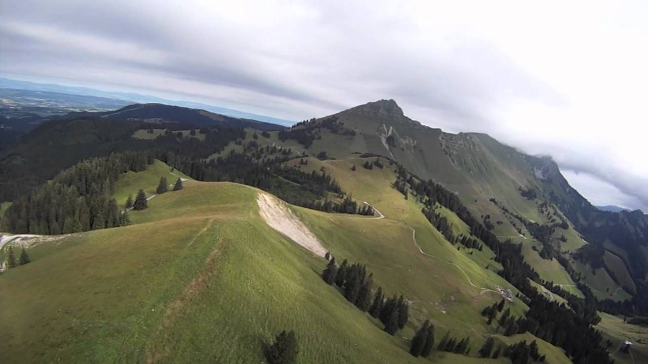 FPV Zephyr II Crash Dent de Lys - YouTube