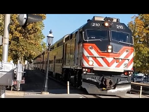 Railfanning Riverside Metra Commuter Trains Tuesday 10/24/2023 - YouTube