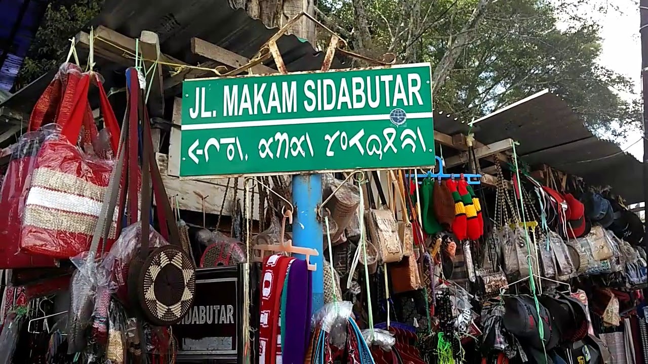 Pasar souvernir Tomok tidak beli dapat senyum - YouTube