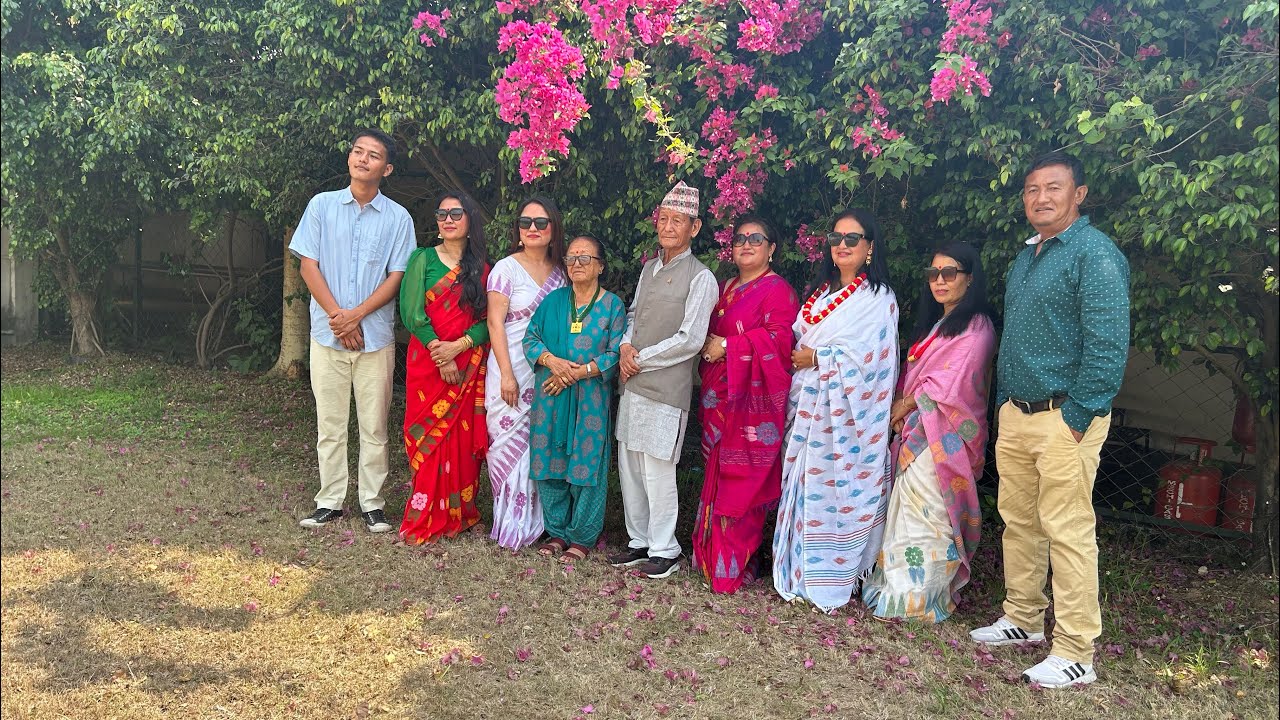 Family Photoshoot बुवा आमा संग फोटो खिचेको मेचि क्राउन होटलमा # ...