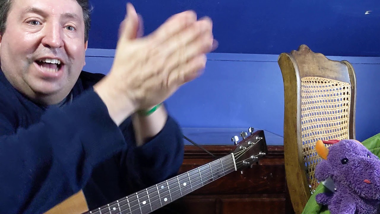 Mr Saunders sing along #1 - YouTube
