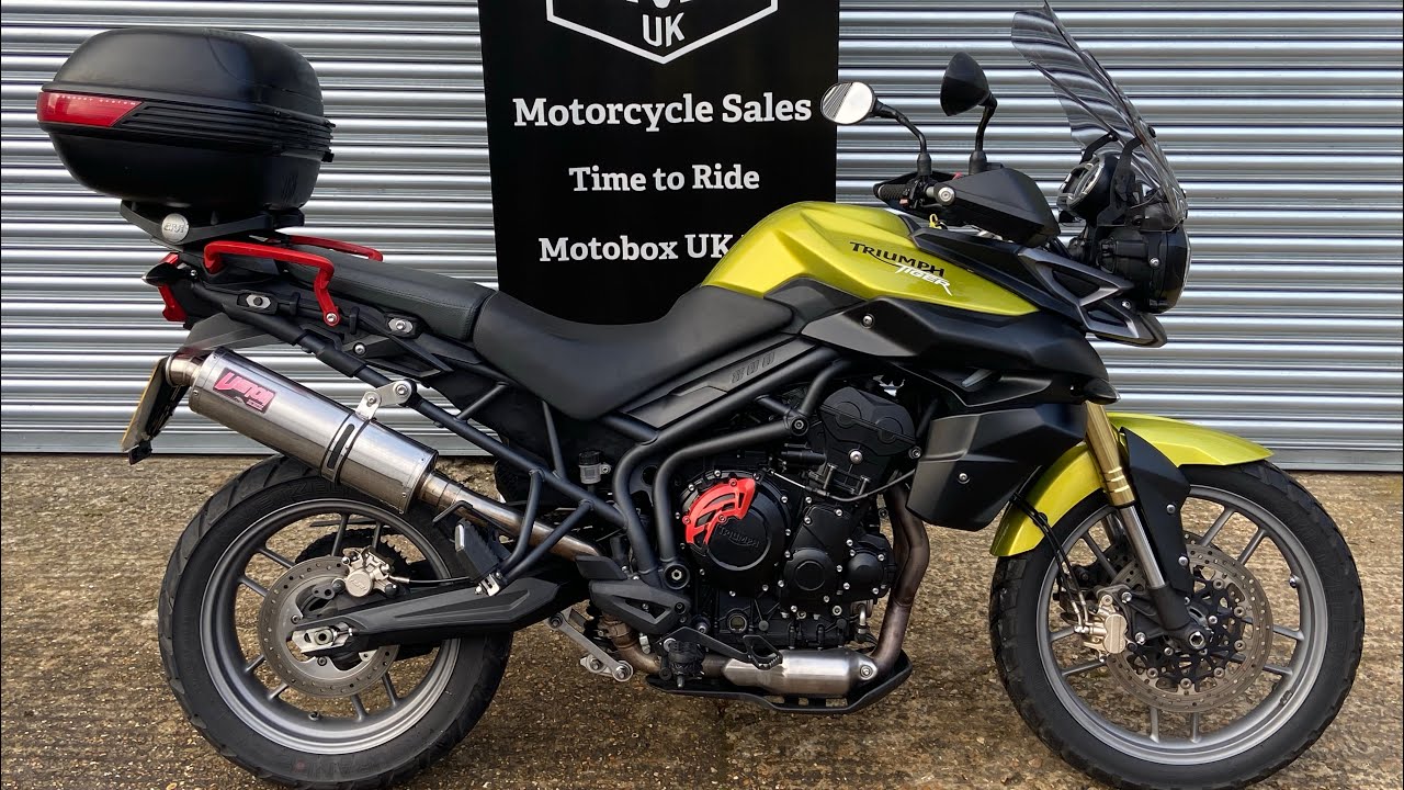 Triumph Tiger 800, 2012 (12) reg walk around and start up - YouTube
