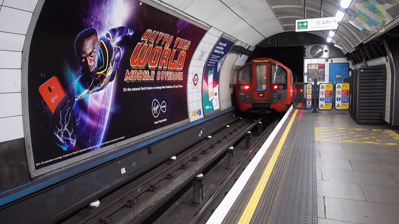 London Underground Trains Departing Platforms into Tube Tunnels in 4K ...