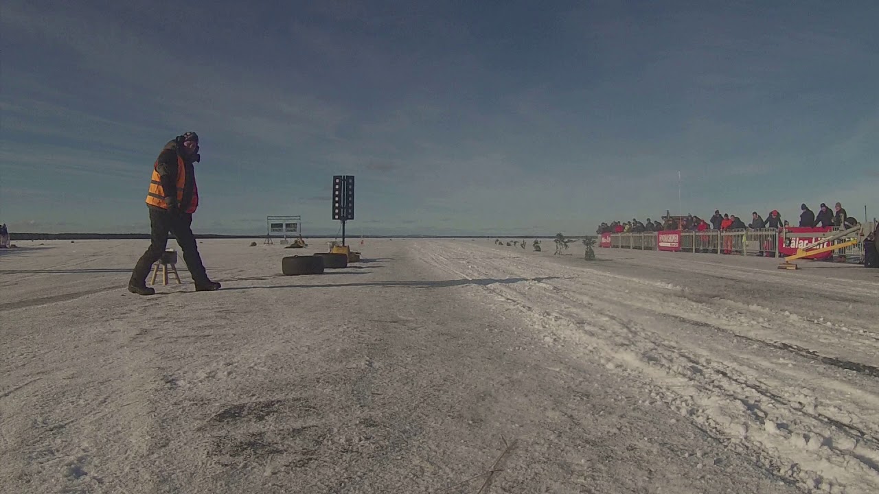 M3 E30 Breaks the record for Worlds fastest car on ice 346,82 km/t ...