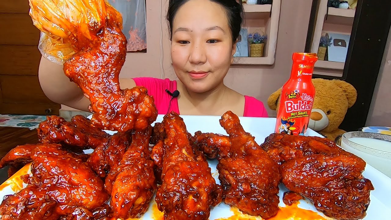 Fried Chicken With 2×Spicy Sauce Mukbang - YouTube