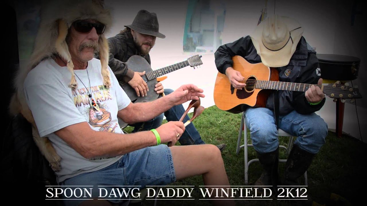 Spoon Dawg playing spoons - YouTube