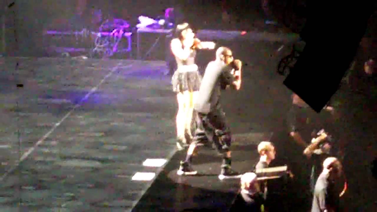 Jay-Z - Birmingham LG Arena, UK - 09th June 2010 - YouTube