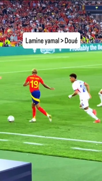 Lamine Yamal vs Desire Doue - YouTube