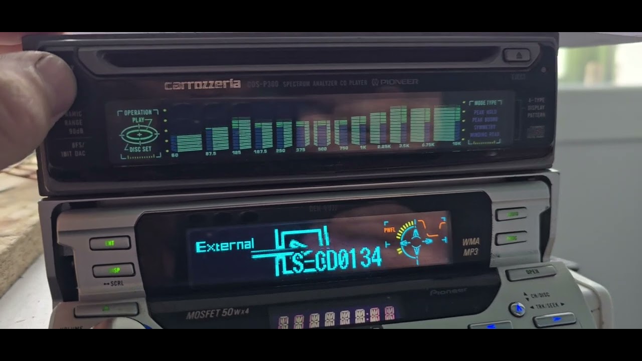 pioneer deh p-717&pioneer cds-p300 - YouTube