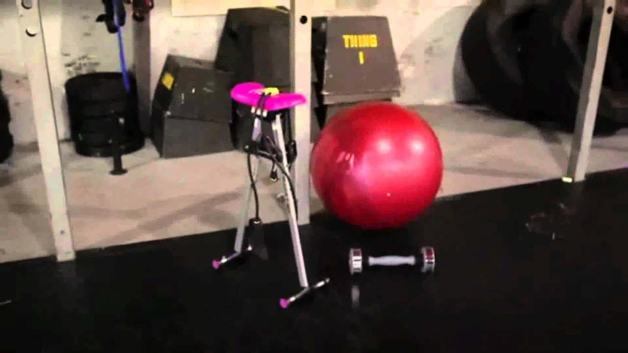 2011 Tom Delonge's Boomer is Back! Blink 182 first date music video ...